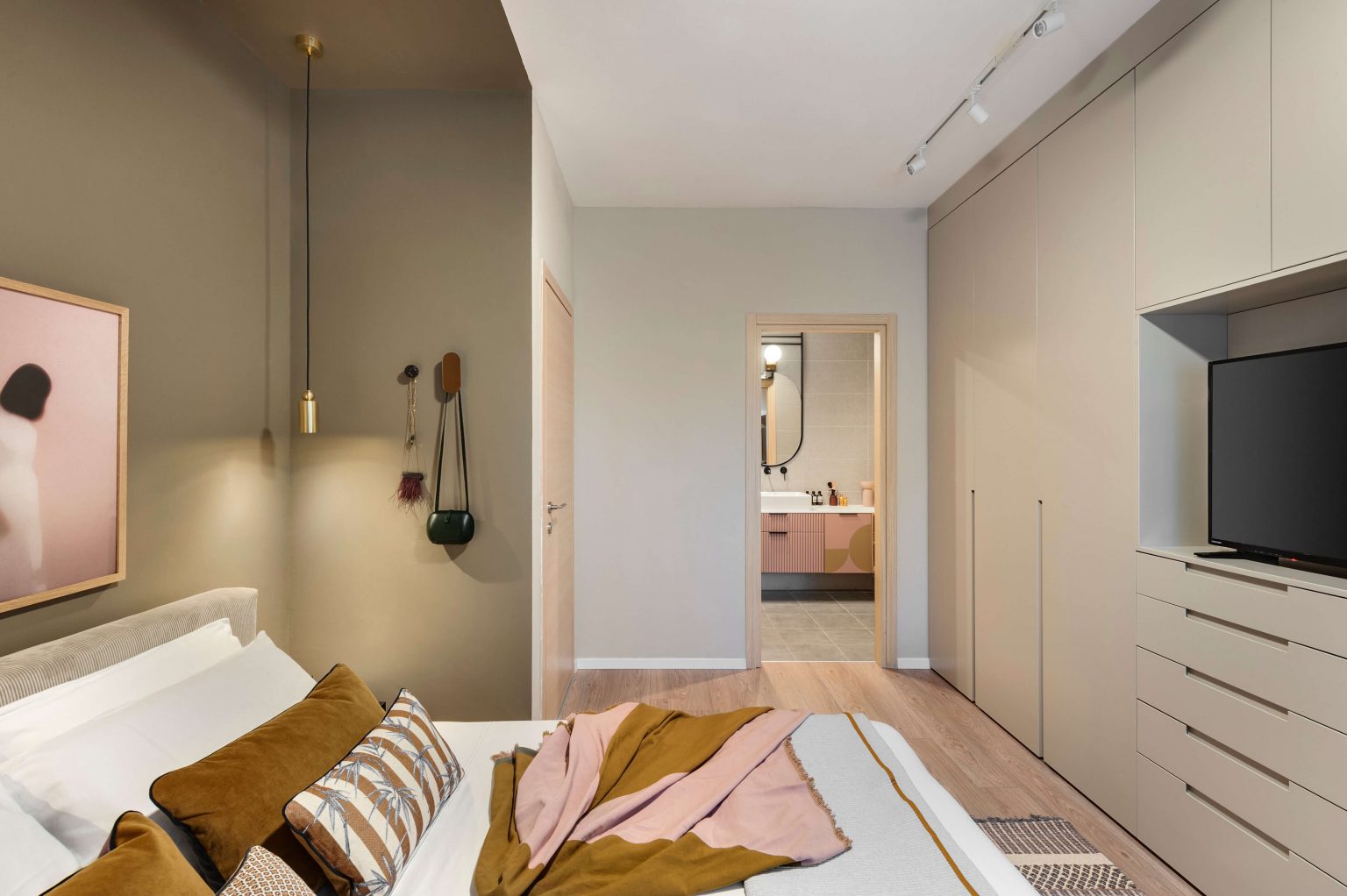 צבעוניות בחדר השינה - נירלט